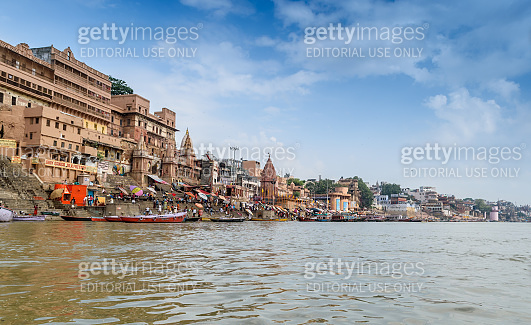 A landscape view of Varanasi Ghat 이미지 (862586046) - 게티이미지뱅크