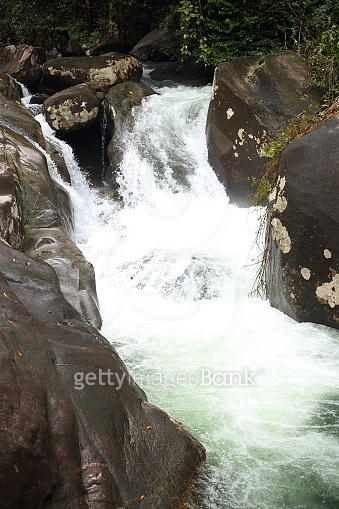 Khao Cha Mao Waterfall in Rayong Thailand (640056400) - 게티이미지뱅크