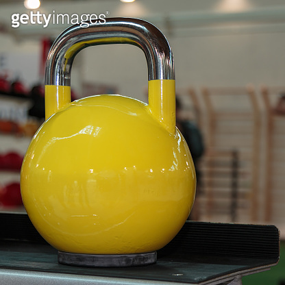 Yellow Dumbbell in Gym: Weight Fitness Equipment (877010316) - 게티이미지뱅크