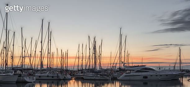 Yarmouth at sunset on the Isle of Wight, UK 이미지 (817040406) - 게티이미지뱅크