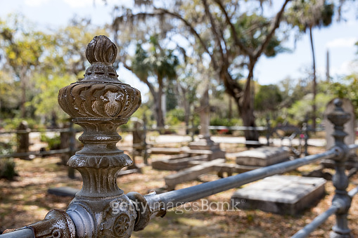 Wrought Iron Cemetery Post in Bonaventure Cemetery (699096642) - 게티이미지뱅크