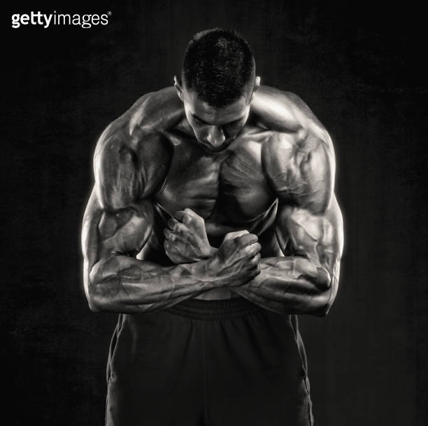 Most Muscular Pose 이미지 (694941504) - 게티이미지뱅크