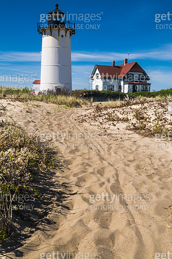 Sandy Path to Race Point Light 이미지 (689356128) - 게티이미지뱅크