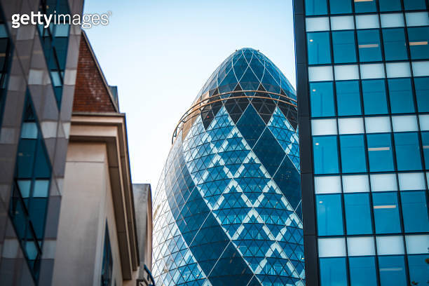 Sir Norman Foster building (the Gherkin) in London (865693056) - 게티이미지뱅크