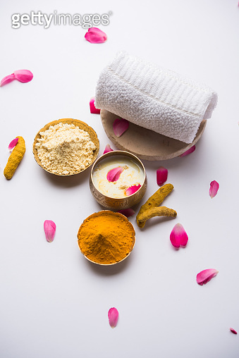 Ayurvedic face pack/mask using Gram Flour/besan, Haldi & milk ubtan ...