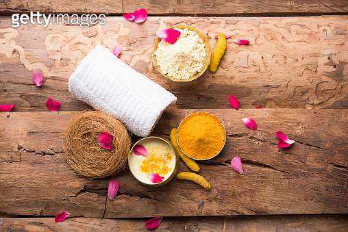 Ayurvedic face pack/mask using Gram Flour/besan, Haldi & milk ubtan ...
