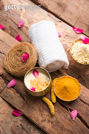Ayurvedic face pack/mask using Gram Flour/besan, Haldi & milk ubtan ...