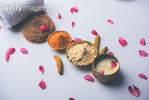 Ayurvedic face pack/mask using Gram Flour/besan, Haldi & milk ubtan ...