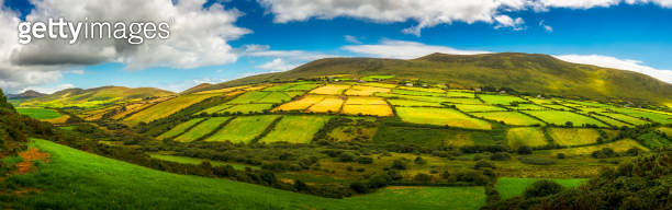 panorama of typical landscape in Ireland (1047643460) - 게티이미지뱅크