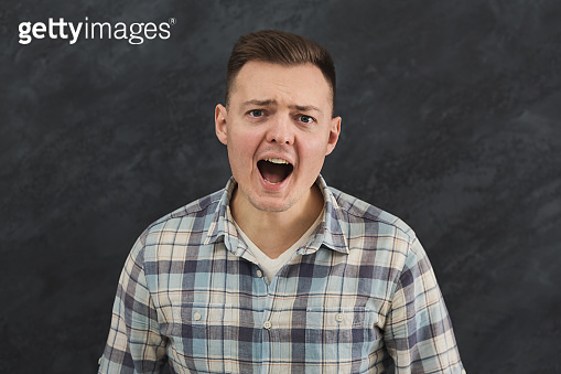 Portrait of angry crying man 이미지 (964094732) - 게티이미지뱅크