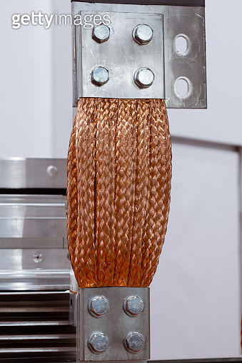 Flexible copper braided high-voltage bus (938408426) - 게티이미지뱅크