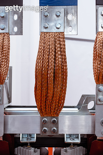 Flexible copper braided high-voltage bus 이미지 (944004466) - 게티이미지뱅크