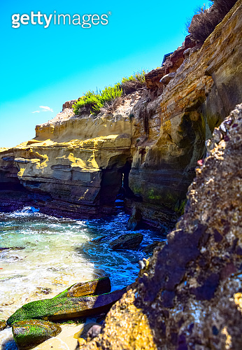 Rock formations at La Jolla Cove in La Jolla, California 이미지 ...