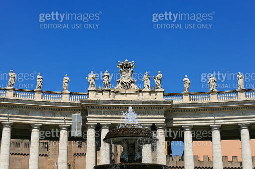 Fountain and Tuscan Colonnade at St. Peter's Square, Vatican City, Rome ...