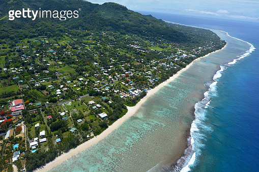Aerial landscape view of Rarotonga coral atoll in the Cook Islands 이미지 ...
