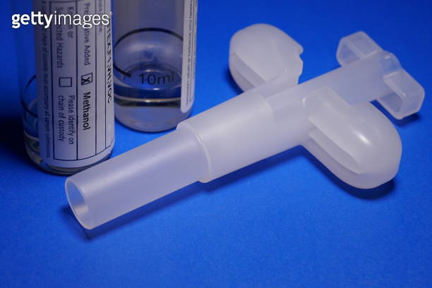 VOC soil sampling vials and syringe 이미지 (1072751804) - 게티이미지뱅크