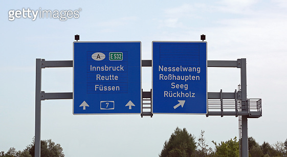 Road signs with directions to cities on the Austrian motorway 이미지 ...