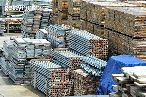 Stacked and loaded construction materials 이미지 (996985030) - 게티이미지뱅크