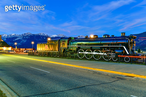 Old locomotive train in Jasper,Canada 이미지 (945965904) - 게티이미지뱅크