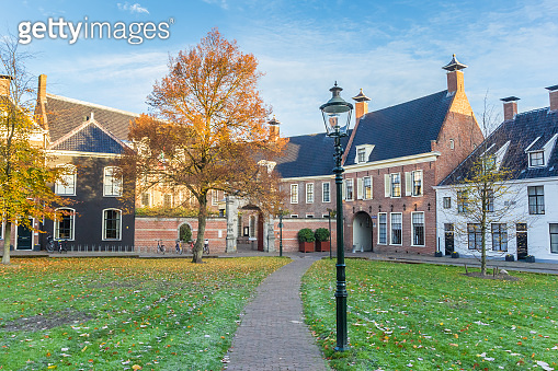 Fall colors at the Martinihof square in Groningen, Netherlands 이미지 ...
