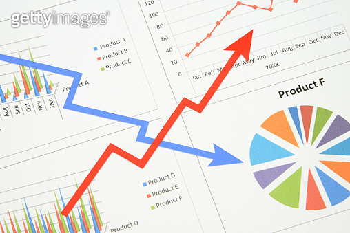 Business chart with rising arrow and falling arrow (937613490) - 게티이미지뱅크