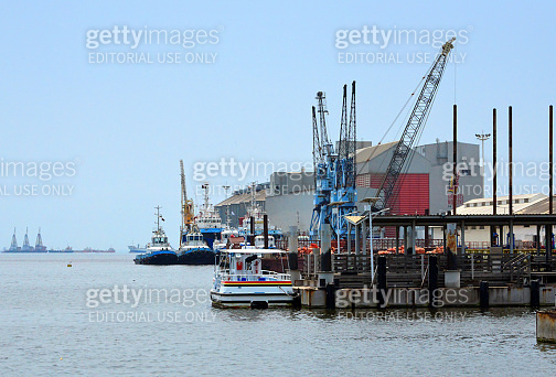 Port of Luanda - grain terminal - Grandes Moagens de Angola bulk ...