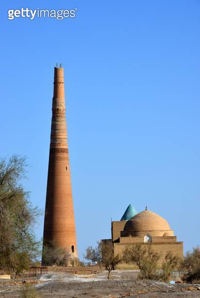 Konye-Urgench - Kutlug Timur Minaret, 12th century and Seyit Ahmet ...