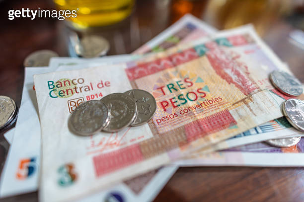 Cuban Peso Currency, focus on 3 Tres Pesos (1076725142) - 게티이미지뱅크