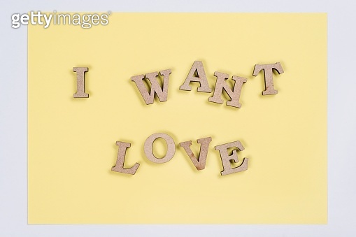 Word I want love in abstract wooden letters 이미지 (981642204) - 게티이미지뱅크