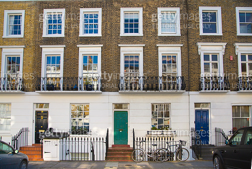 Residential aria of Kensington and Chelsea. Cadogan Square with row of ...