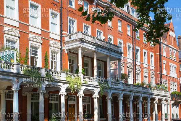 Residential aria of Kensington and Chelsea. Cadogan Square with row of ...