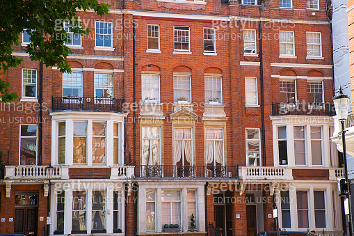 Residential aria of Kensington and Chelsea. Cadogan Square with row of ...