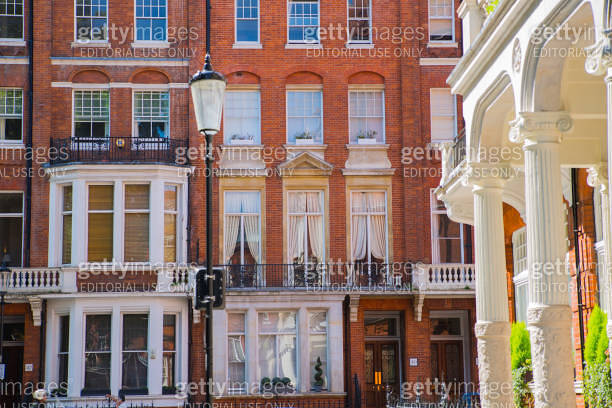 Residential aria of Kensington and Chelsea. Cadogan Square with row of ...