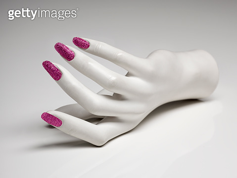 mannequin hand with perfect manicure and pink nail polish 이미지 ...