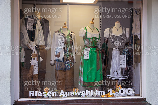 Traditional German Clothing in Bavarian Storefront 이미지 (975324224) - 게티 ...