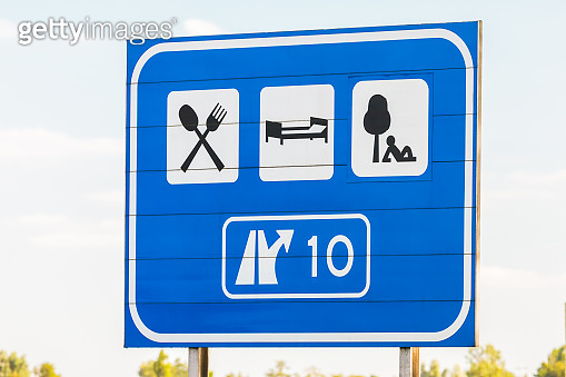 Dutch highway exit sign with tourist directions 이미지 (909132598) - 게티이미지뱅크