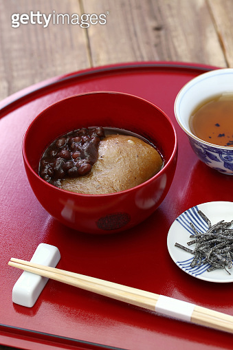 Tochi Mochi(horse chestnuts rice cake) with sweet simmered adzuki beans ...