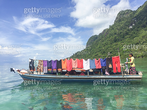 Sea Gypsy house boat with stunning landscape view of the island, hills ...