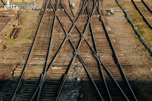 A lot of tangled rail rails, top view. Sort Facility. 이미지 (954306350 ...