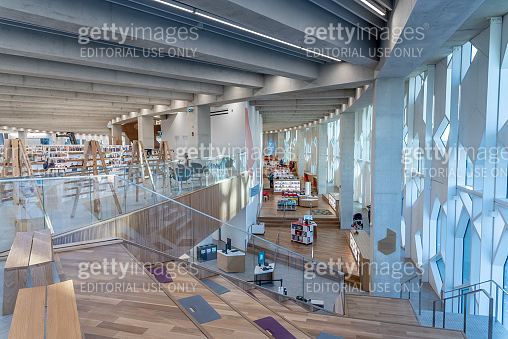 Calgary's Central Public Library 이미지 (1083366478) - 게티이미지뱅크