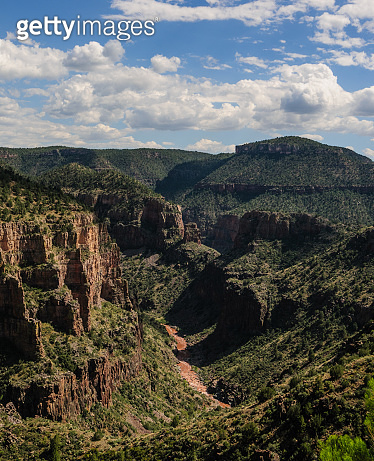 Becker Butte and the Salt River (903548390) - 게티이미지뱅크