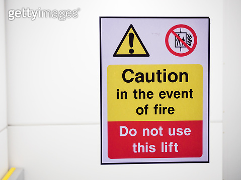 Do not use this lift sign 이미지 (985854614) - 게티이미지뱅크