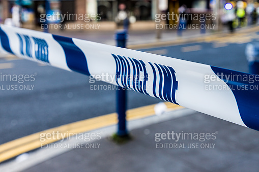 Police cordon ribbon in london 이미지 (992324066) - 게티이미지뱅크