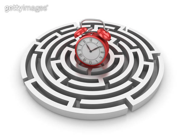 Circular Maze with Clock - 3D Rendering (1018442554) - 게티이미지뱅크