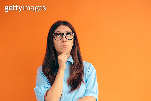 Smart Girl Thinking and Making Strategies (998241250) - 게티이미지뱅크