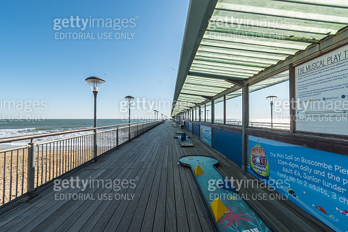 Mini golf on Boscombe Pier in Bournemouth (925268918) - 게티이미지뱅크