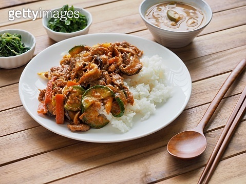 Korean food Jeyuk-deopbap, Spicy Stir-fried Pork with Rice (952065722 ...