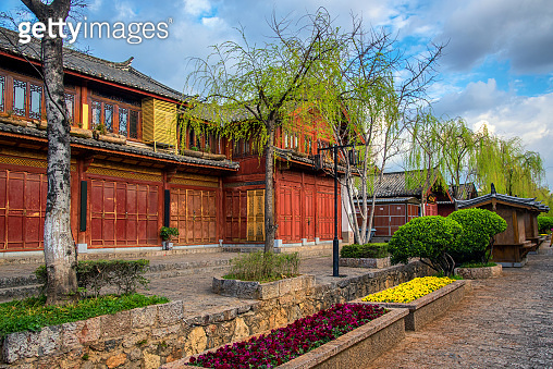 Scenic street , canal and buiding in the Old Town of Lijiang. Lijiang ...