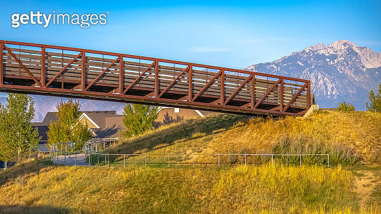 Bridge over a winding path in Scenic Daybreak Utah 이미지 (1085024414 ...