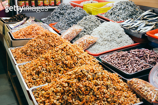 Dried fish market at Yehliu Geopark in Taiwan (1056977780) - 게티이미지뱅크